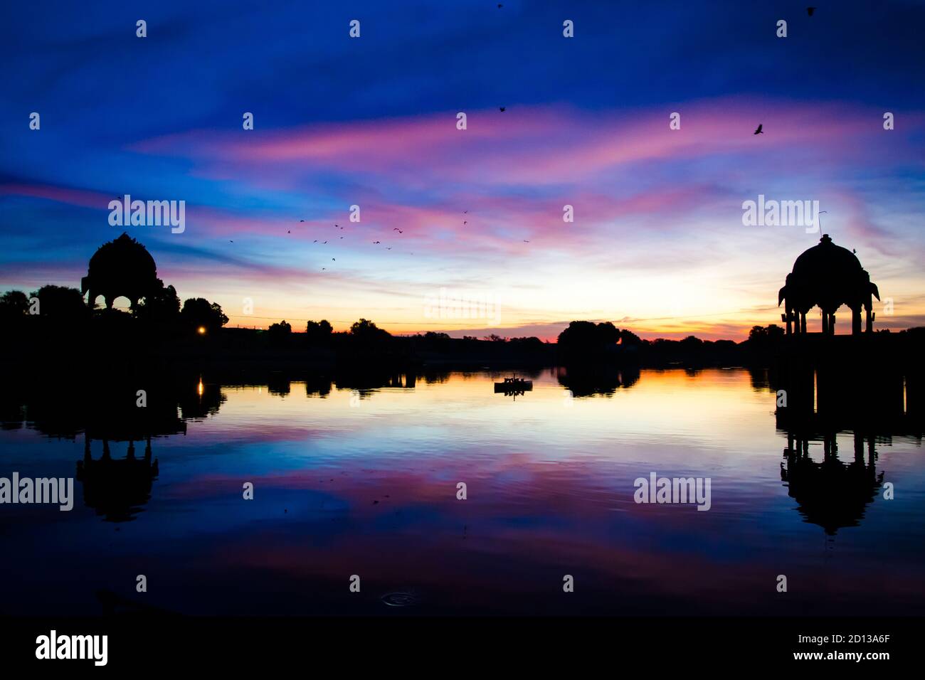 Gadsisar Sagar Lake in Jaisalmer Rajasthan, Beautiful view of Sunrise ...
