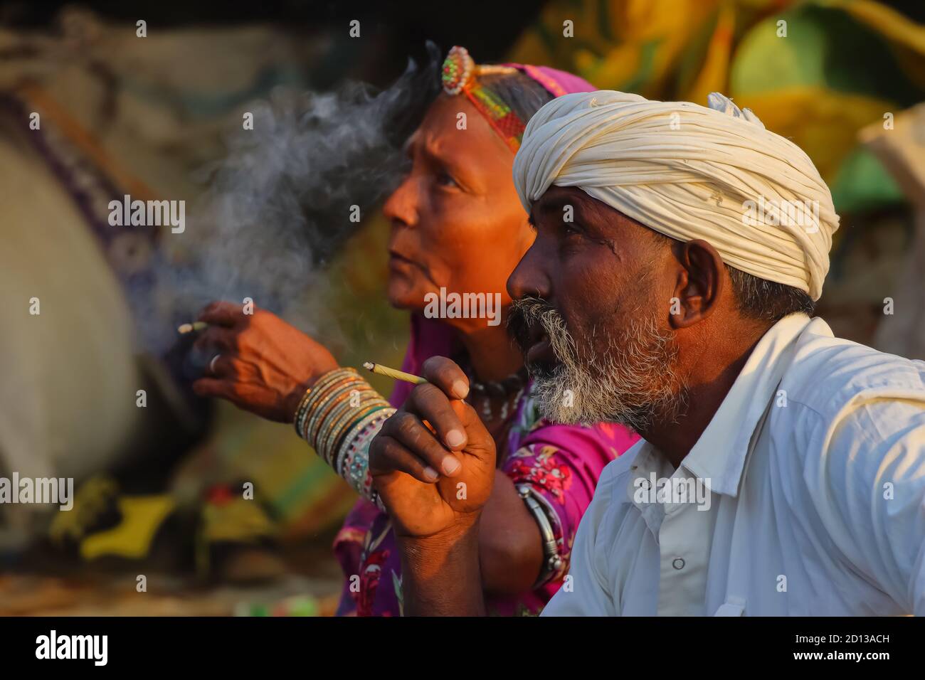 Smoking bidi image hi-res stock photography and images - Alamy