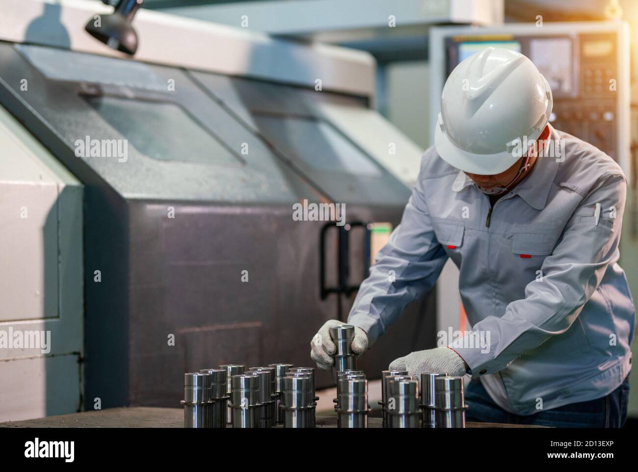 Computer milling machine old hi-res stock photography and images - Alamy