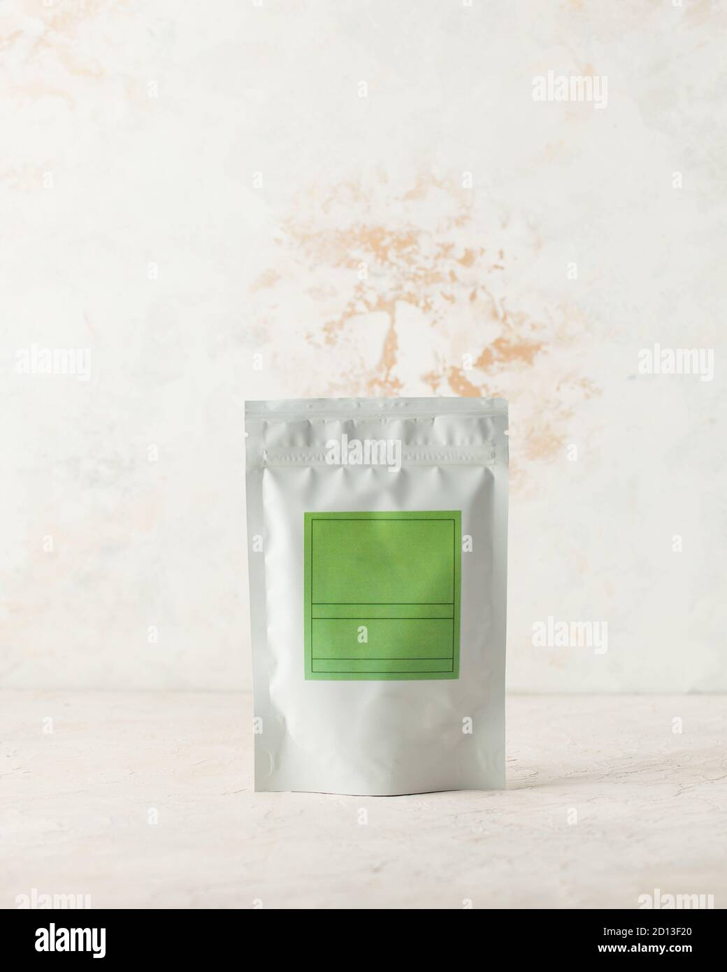 Aluminum bag for tea, coffee, spices and bulk substances with a green ...