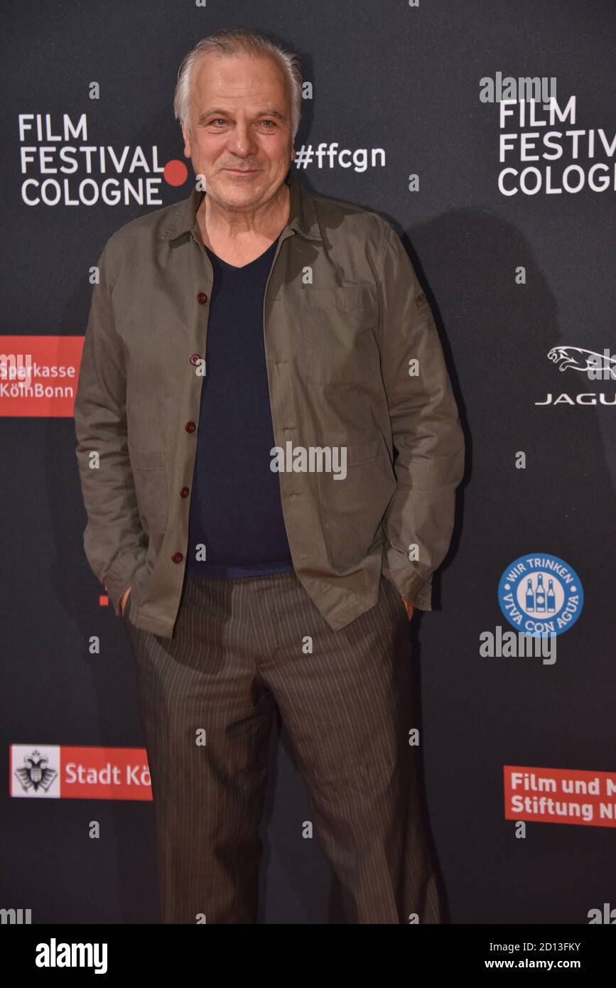 Cologne, Germany. 03rd Oct, 2020. Actor Bernhard Schütz comes to the ...