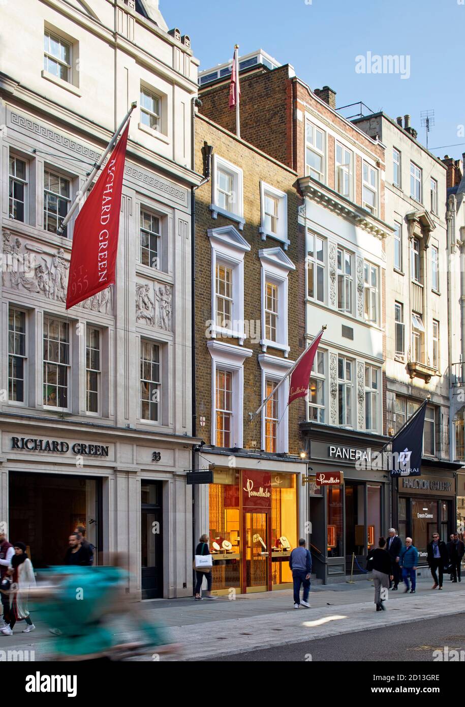 Retail facades hi-res stock photography and images - Alamy