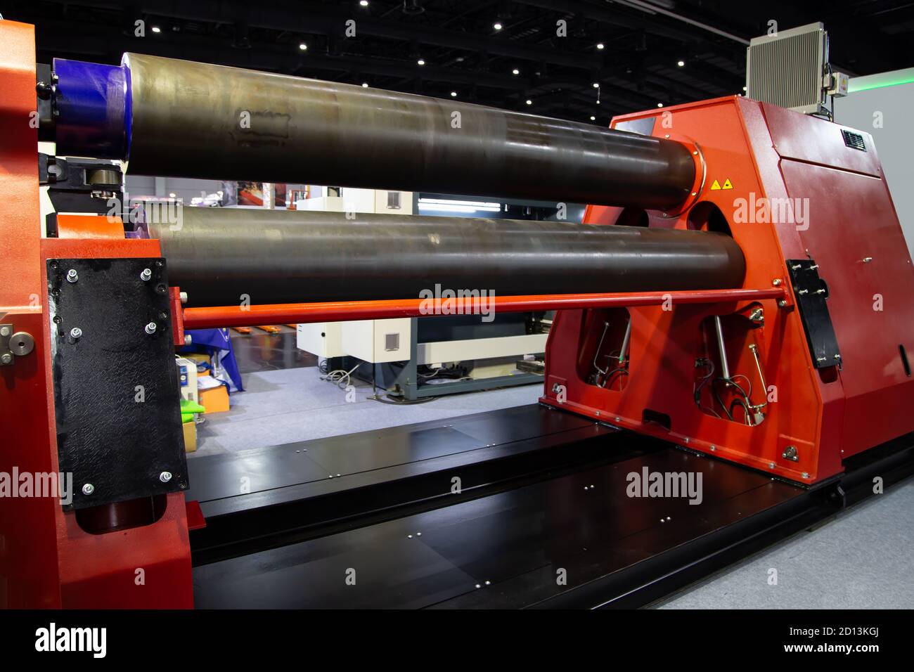 Heavy duty metal plate / sheet rolling machine. Industrial metalwork ...