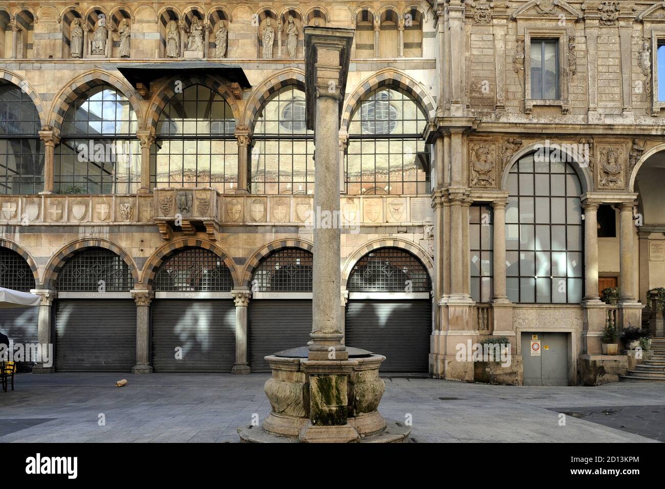 Milan, (Italy), the medieval Merchants Square (Piazza Mercanti) in the ...