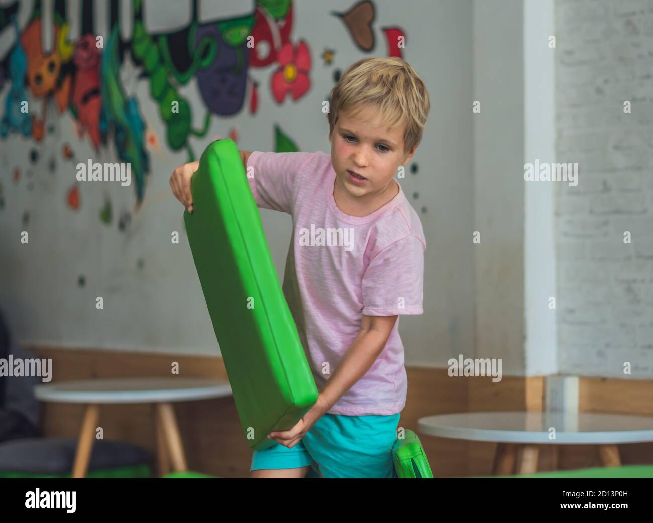 Facial expressions gestures hi-res stock photography and images - Alamy