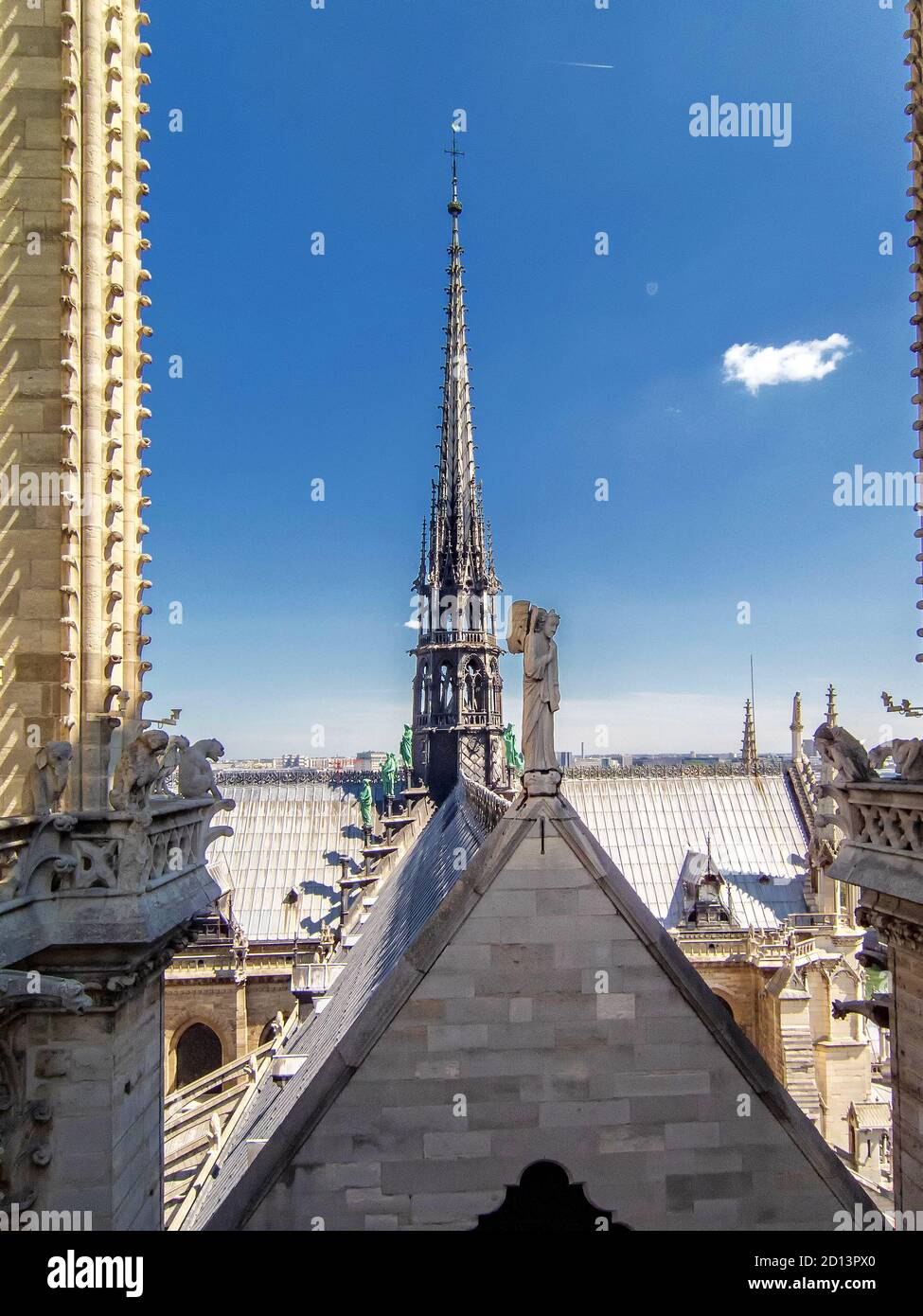 Cathedrale Notre Dame de Paris cite - catholic dome Stock Photo - Alamy