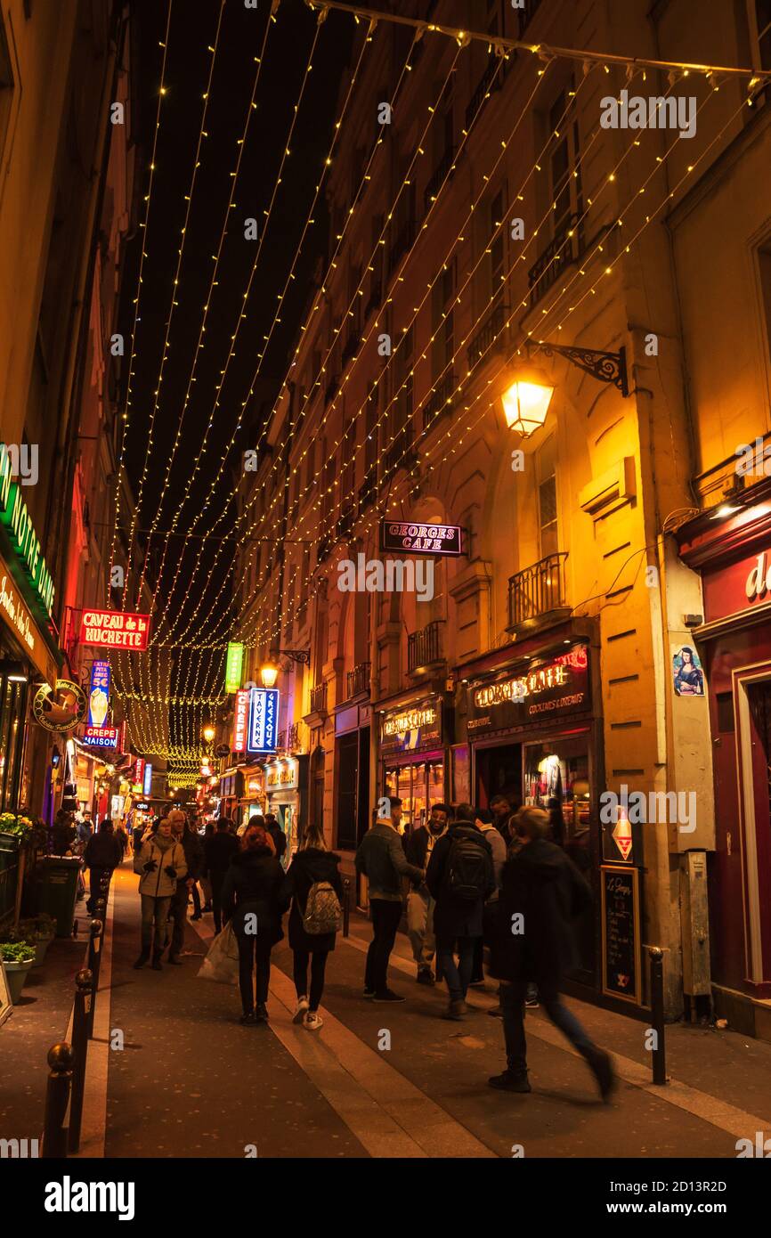 Crowd latin quarter nightlife hi-res stock photography and images - Alamy