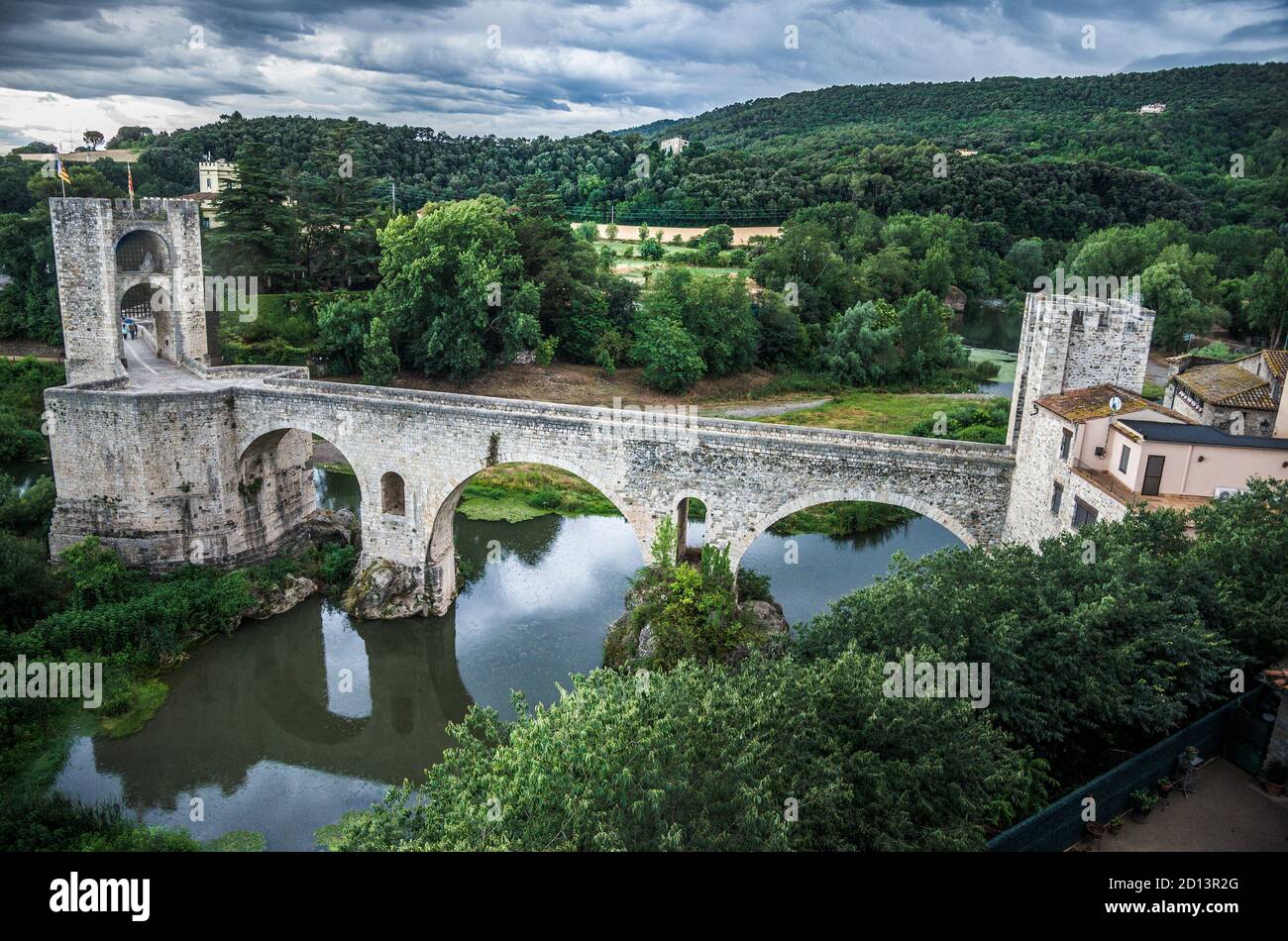 Bridge across El Fluvia River in Besalu, Spain Stock Photo - Alamy