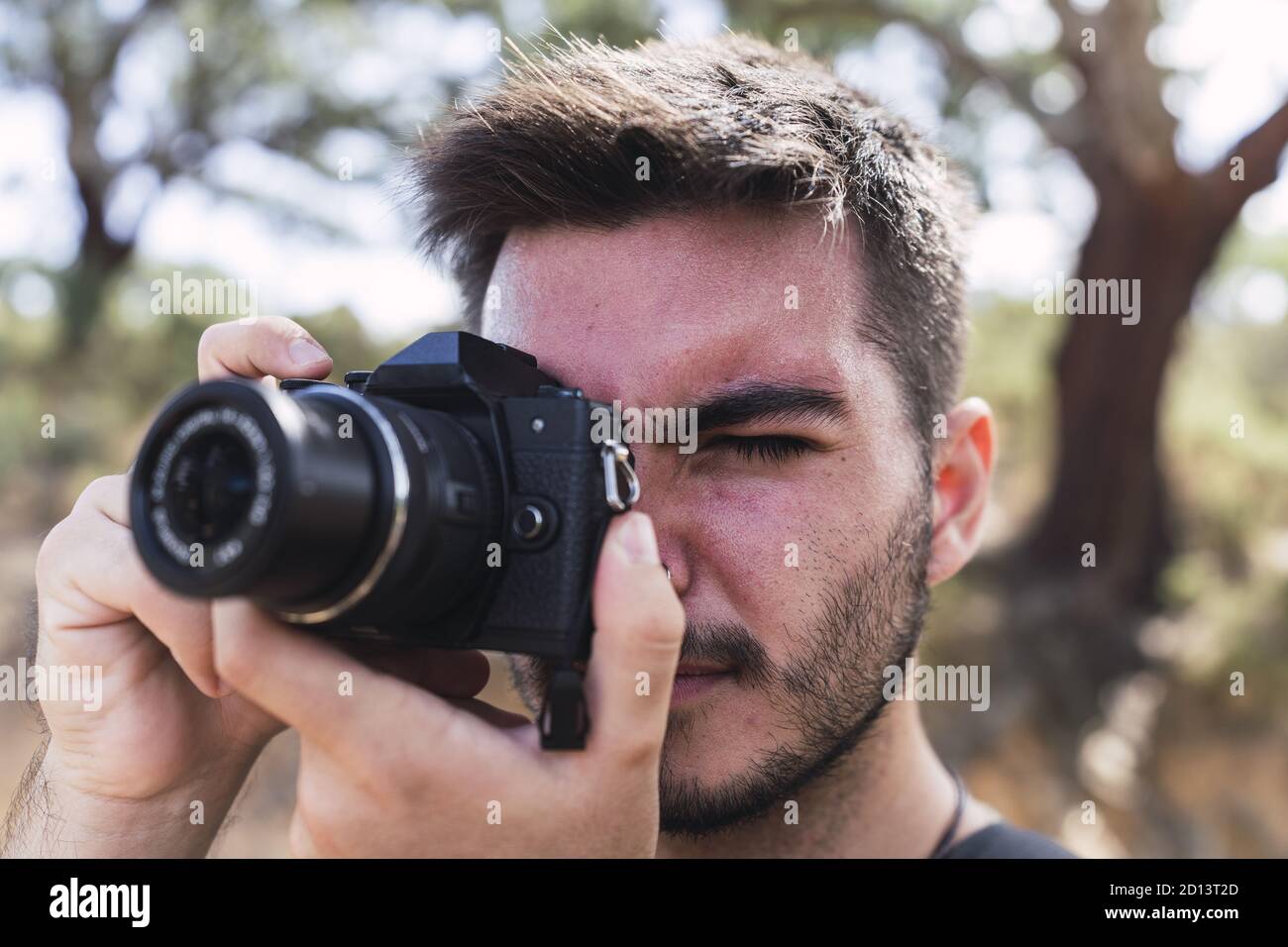 Journalist outdoor camera hi-res stock photography and images - Alamy