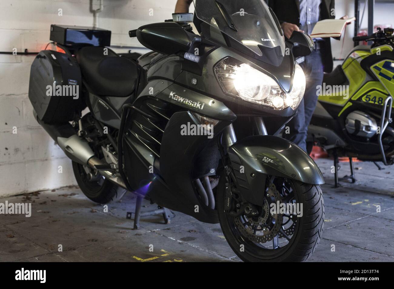 Unmarked uk police hi-res stock photography and images - Alamy