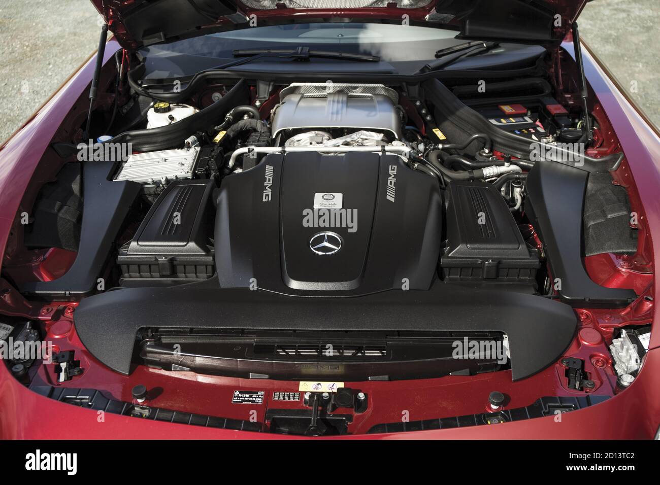 Mercedes engine bay hi-res stock photography and images - Alamy