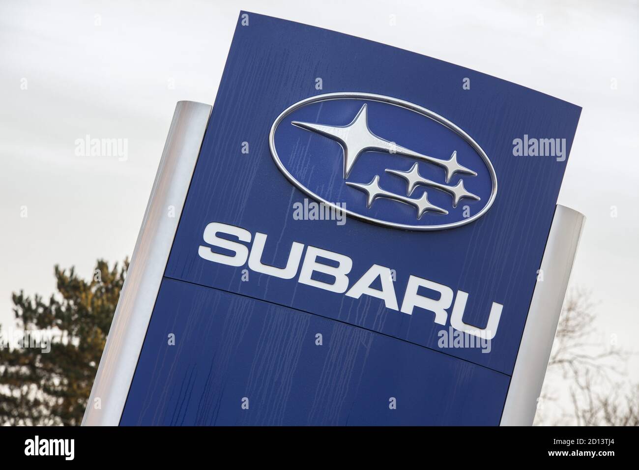 Subaru car dealership hi-res stock photography and images - Alamy