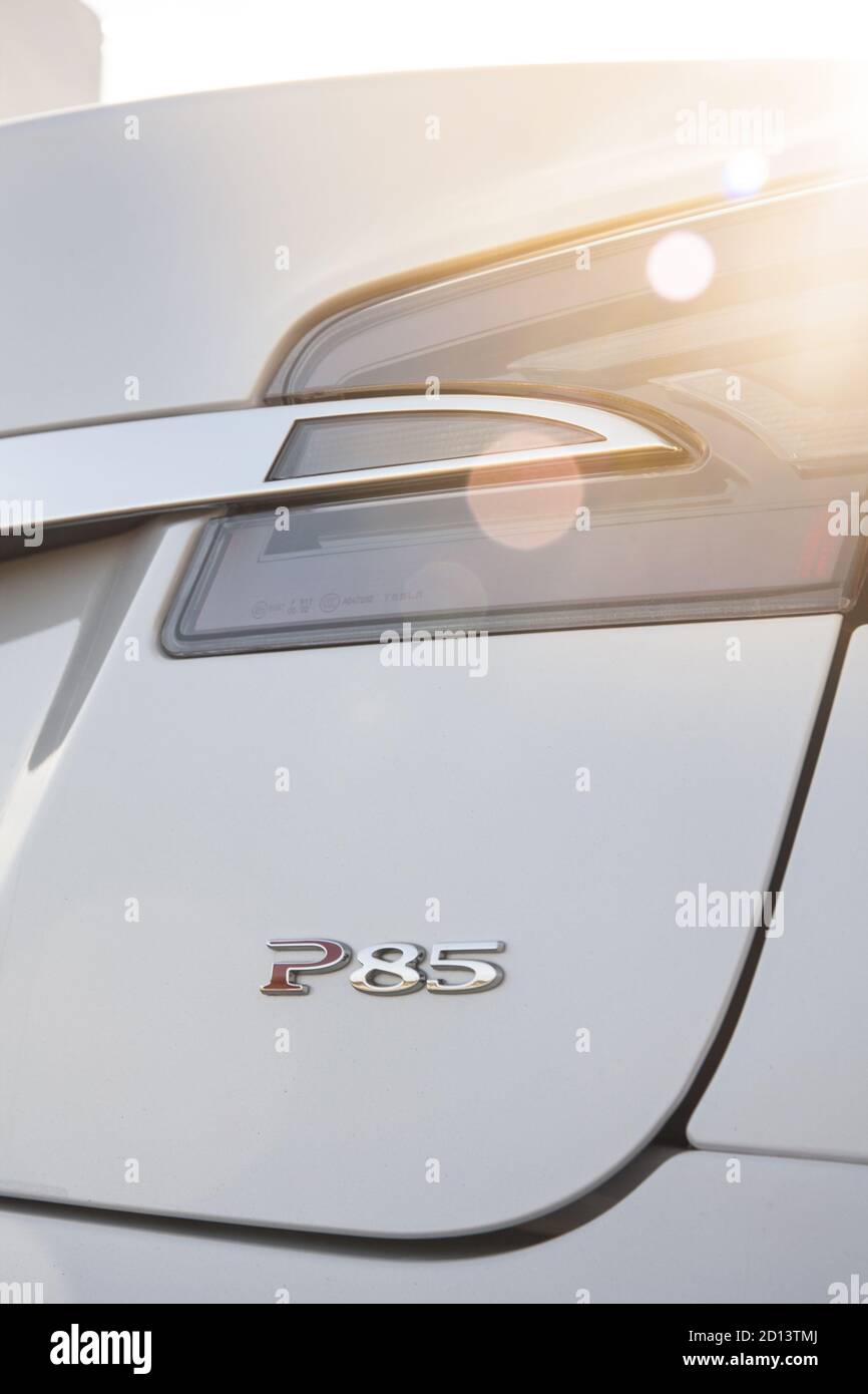 Tesla Model S - P85 - Road trip from London to Oslo using the ...