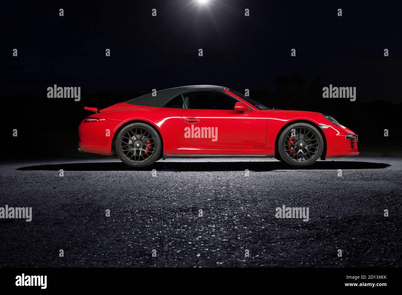 Porsche side profile hi-res stock photography and images - Alamy