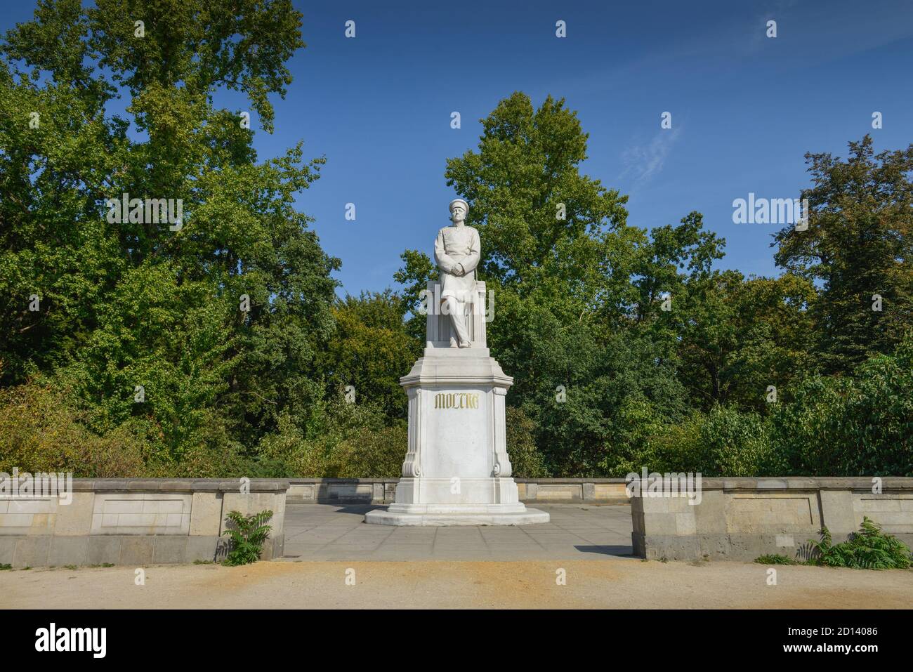Monument, Helmuth Karl Bernhard von Moltke, big star, zoo, middle ...
