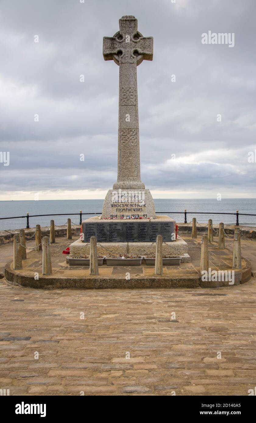 war memorial on the seafront at sandown on the isle of wight Stock ...