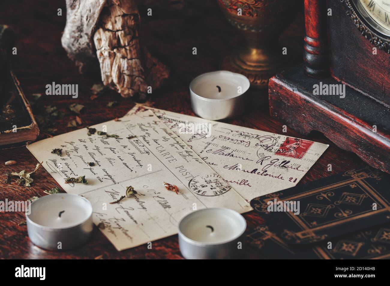 Cursive letters hi-res stock photography and images - Alamy