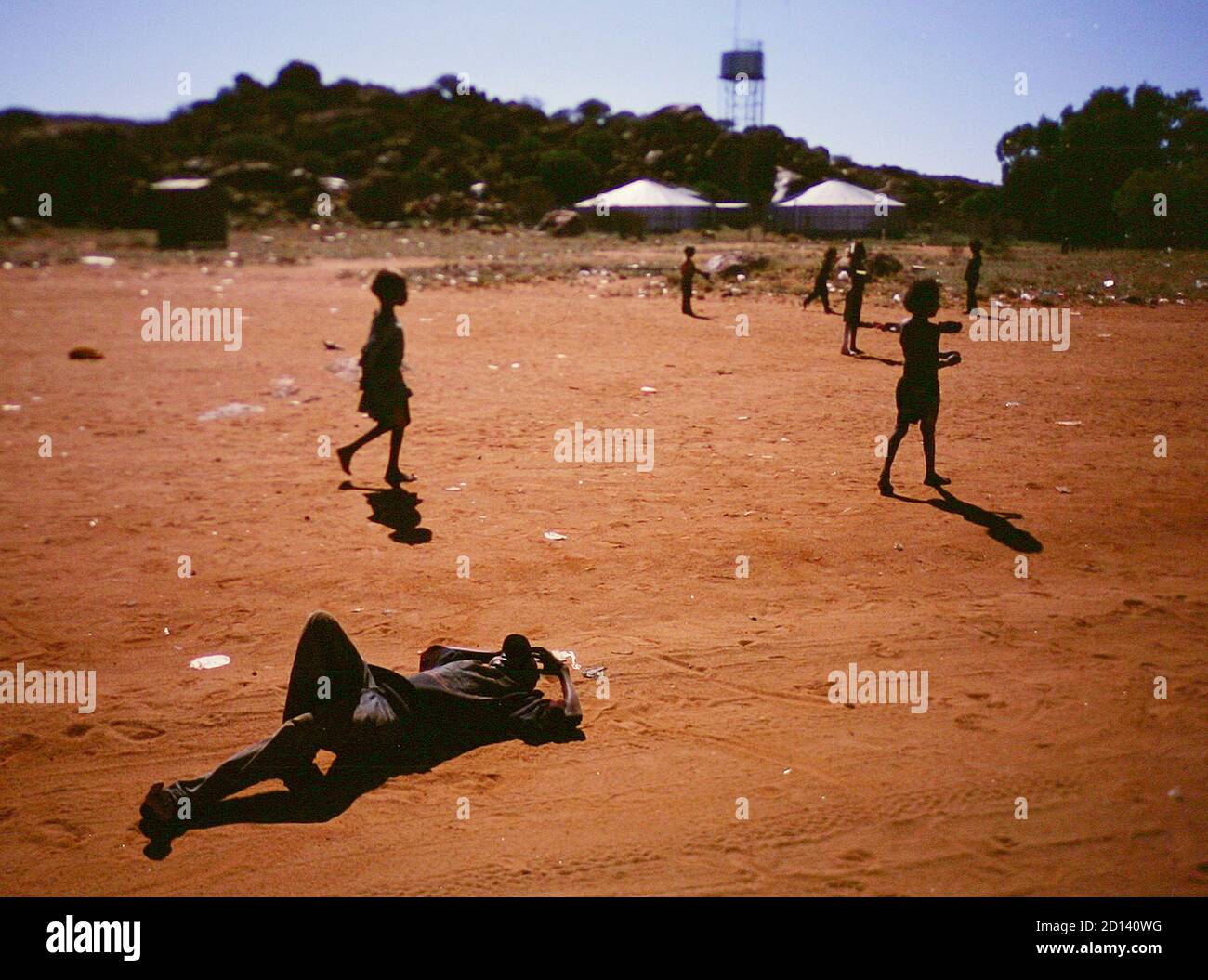 Aboriginal community australia outback hi-res stock photography and ...