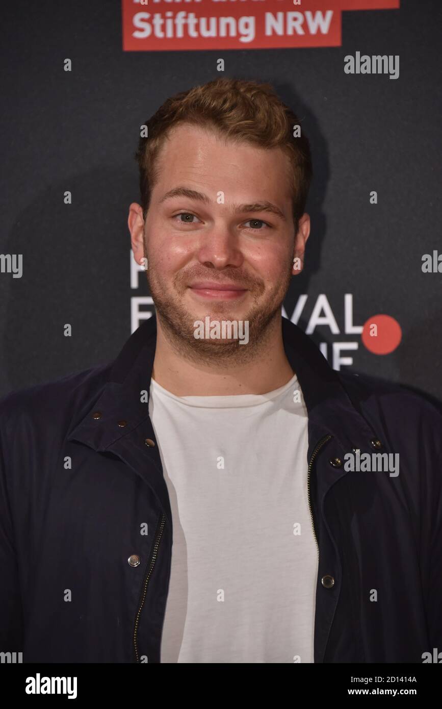 Cologne, Germany. 04th Oct, 2020. The actor Ben Münchow comes to the ...