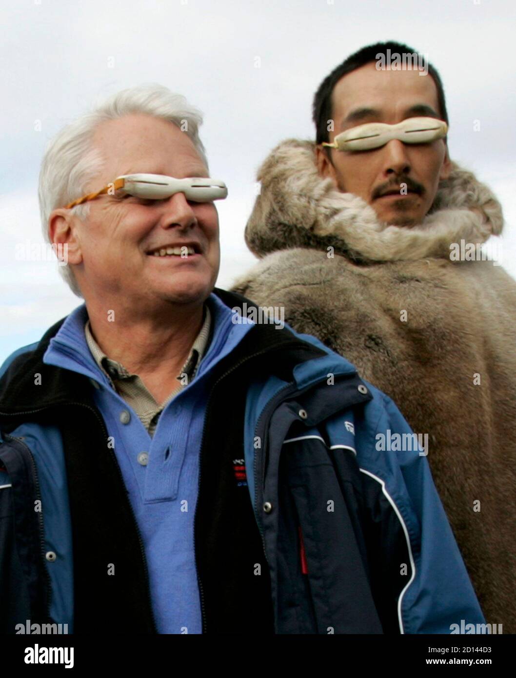 Inuit canada eyewear hi-res stock photography and images - Alamy