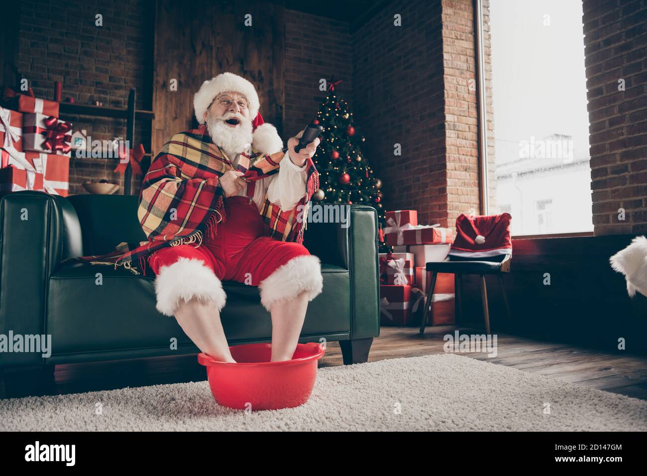 The santa switch movie hi-res stock photography and images - Alamy