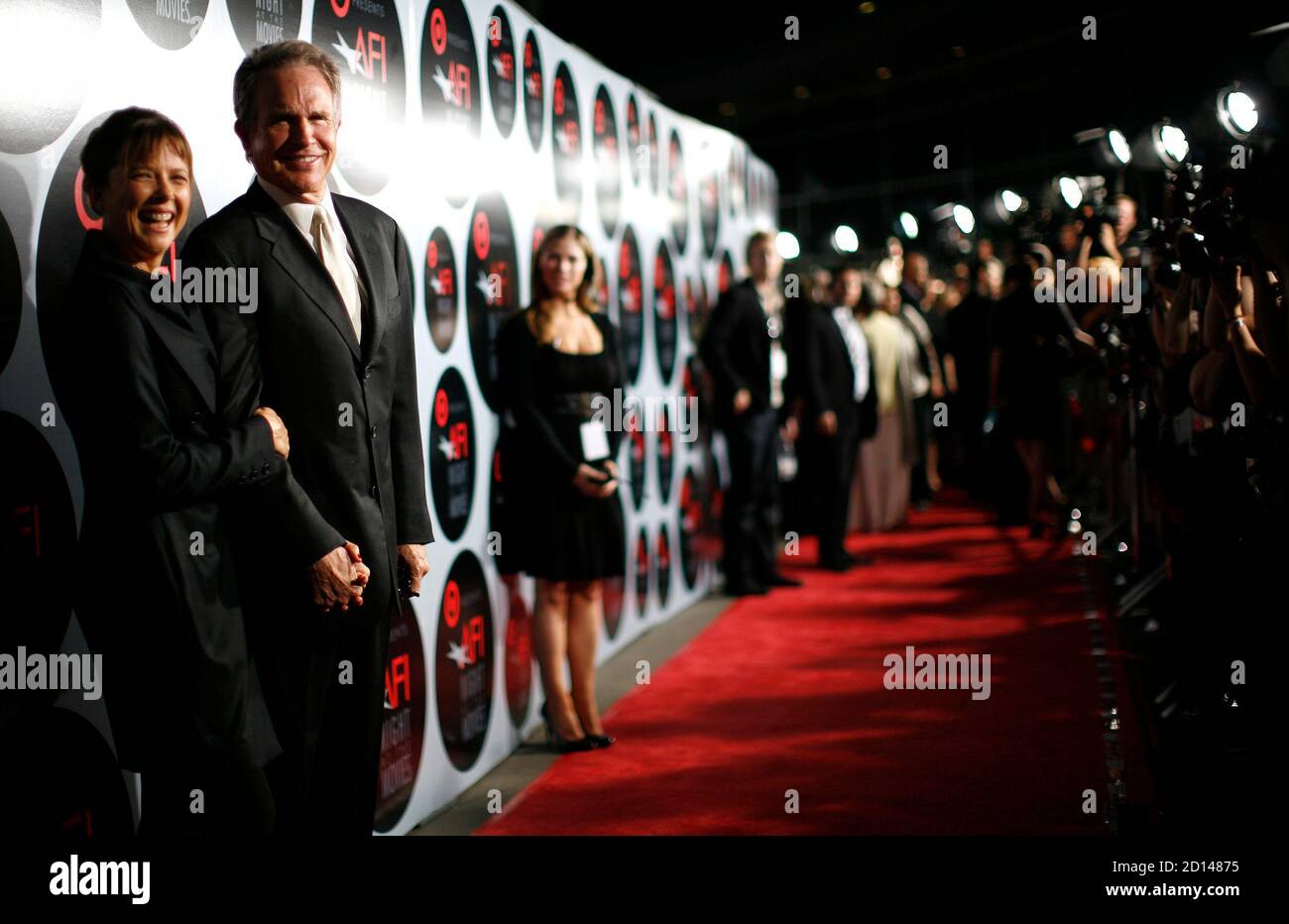 Actor warren beatty wife actress hi-res stock photography and images ...