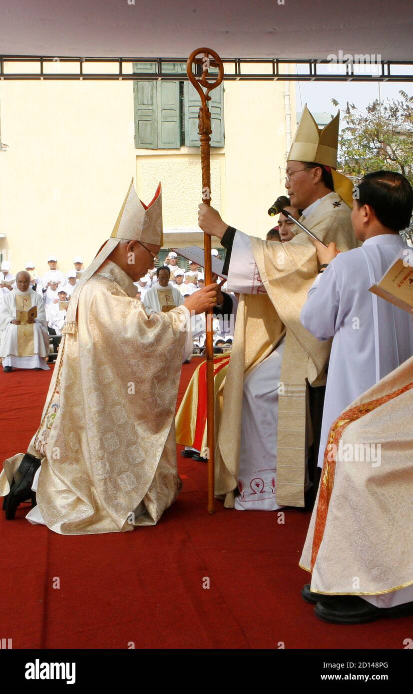 Bishop staff hi-res stock photography and images - Alamy