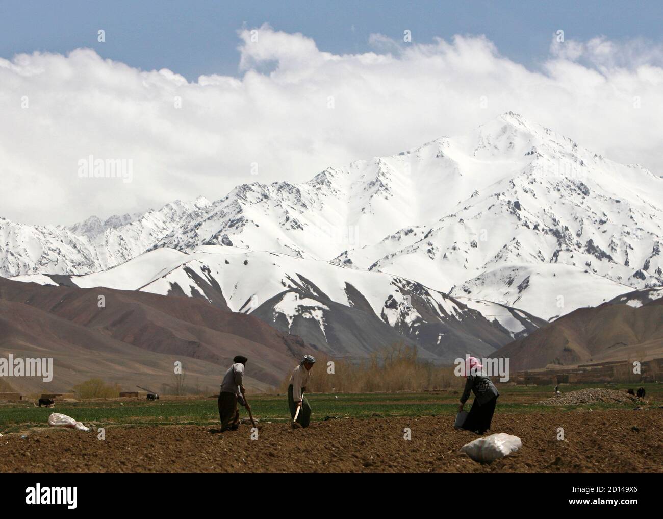 Afghan farmers hi-res stock photography and images - Alamy