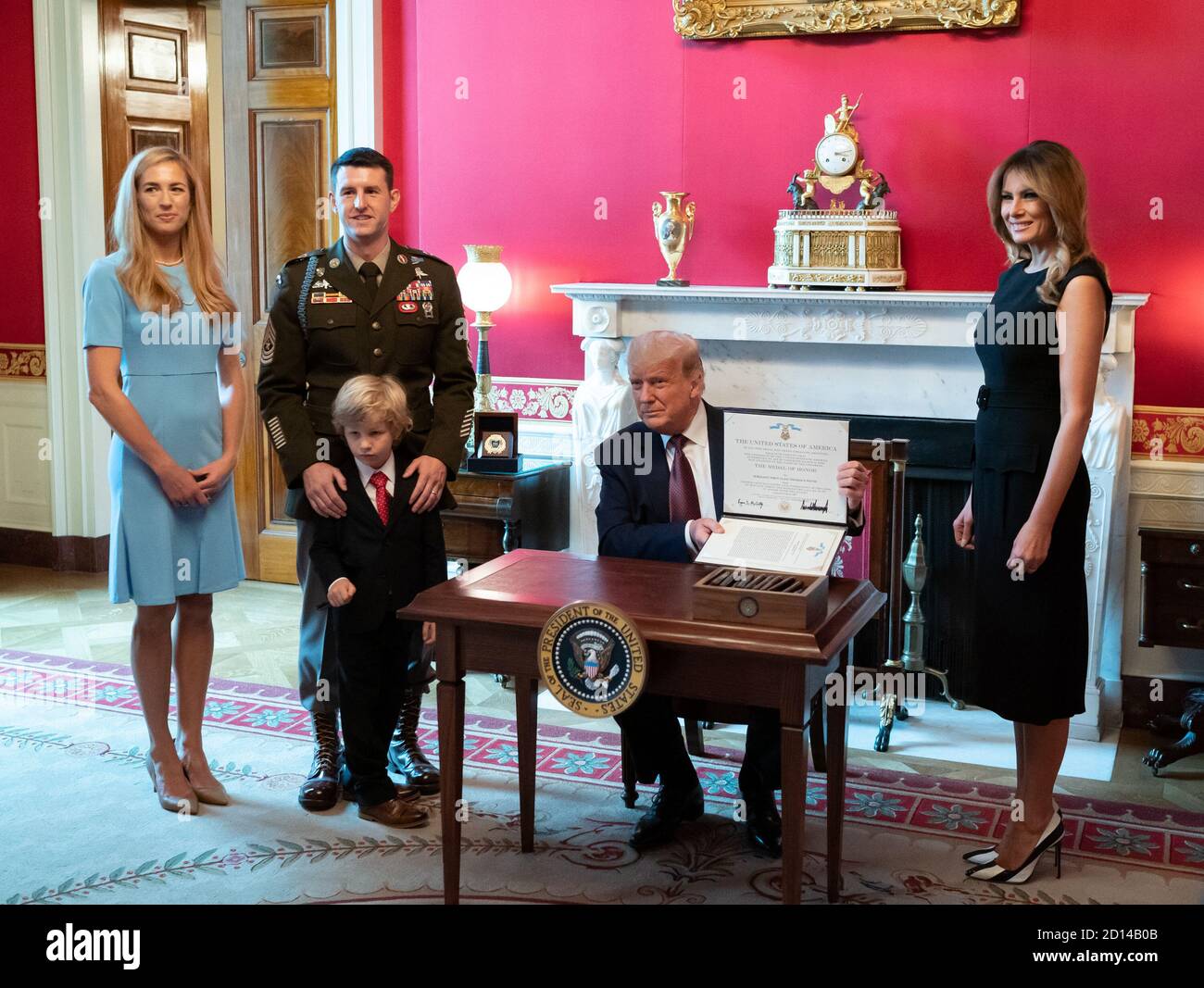 Alison And Son High Resolution Stock Photography and Images - Alamy