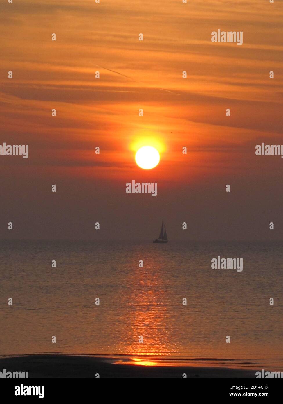 Mesmerizing shot sea boat hi-res stock photography and images - Alamy