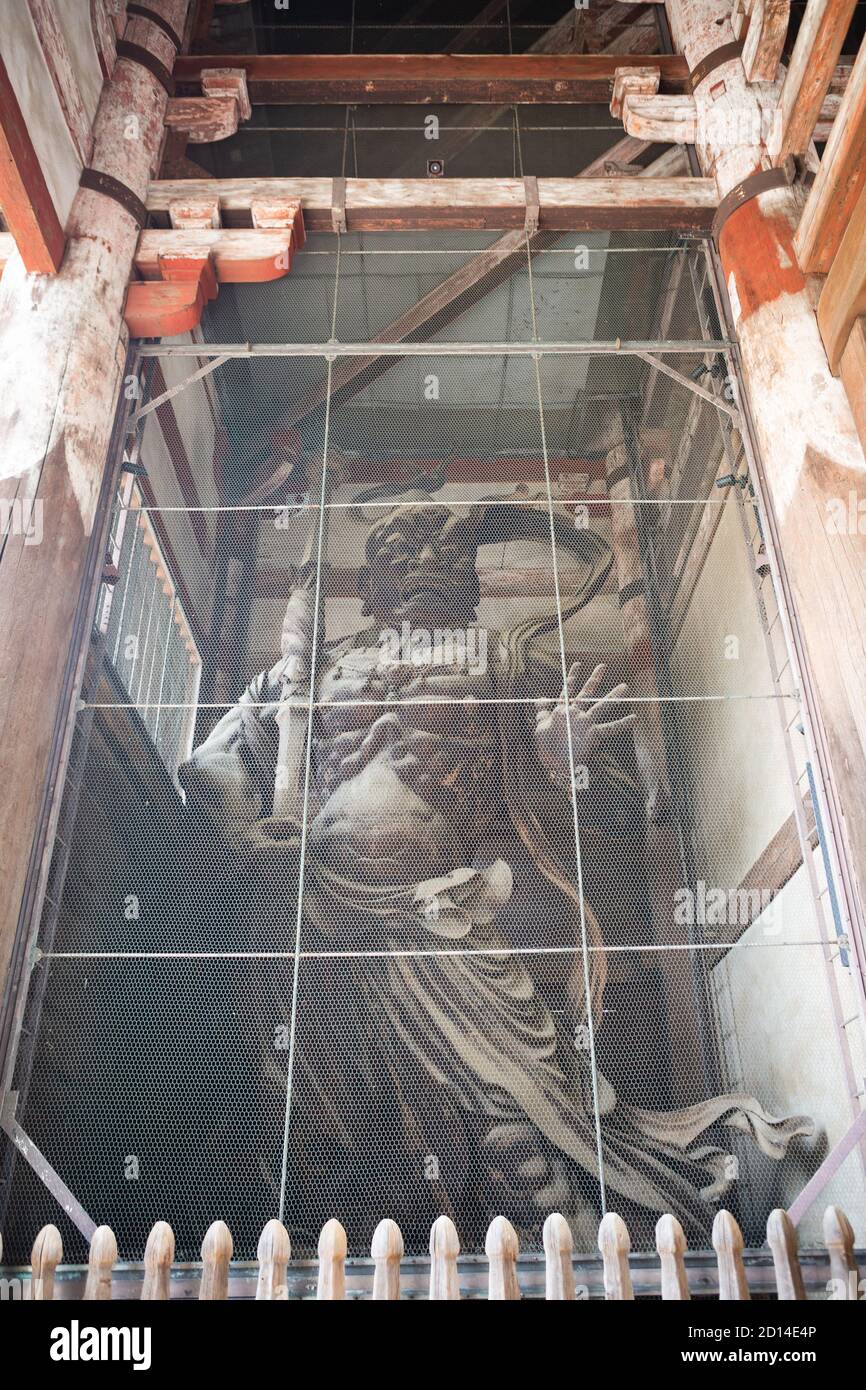 Statue in nandaimon gate of todaiji hi-res stock photography and images ...