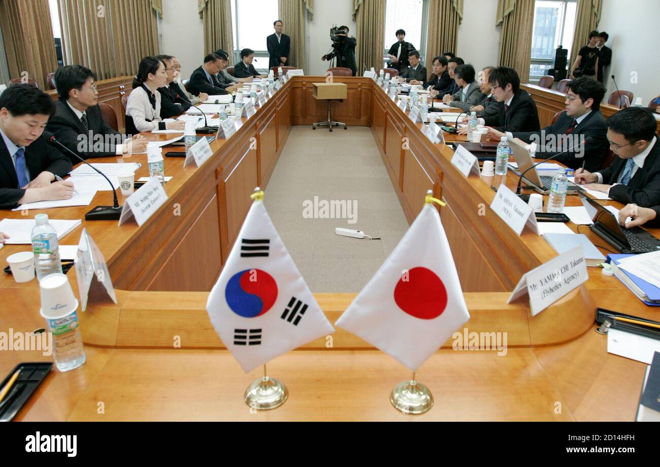 Eezs hi-res stock photography and images - Alamy