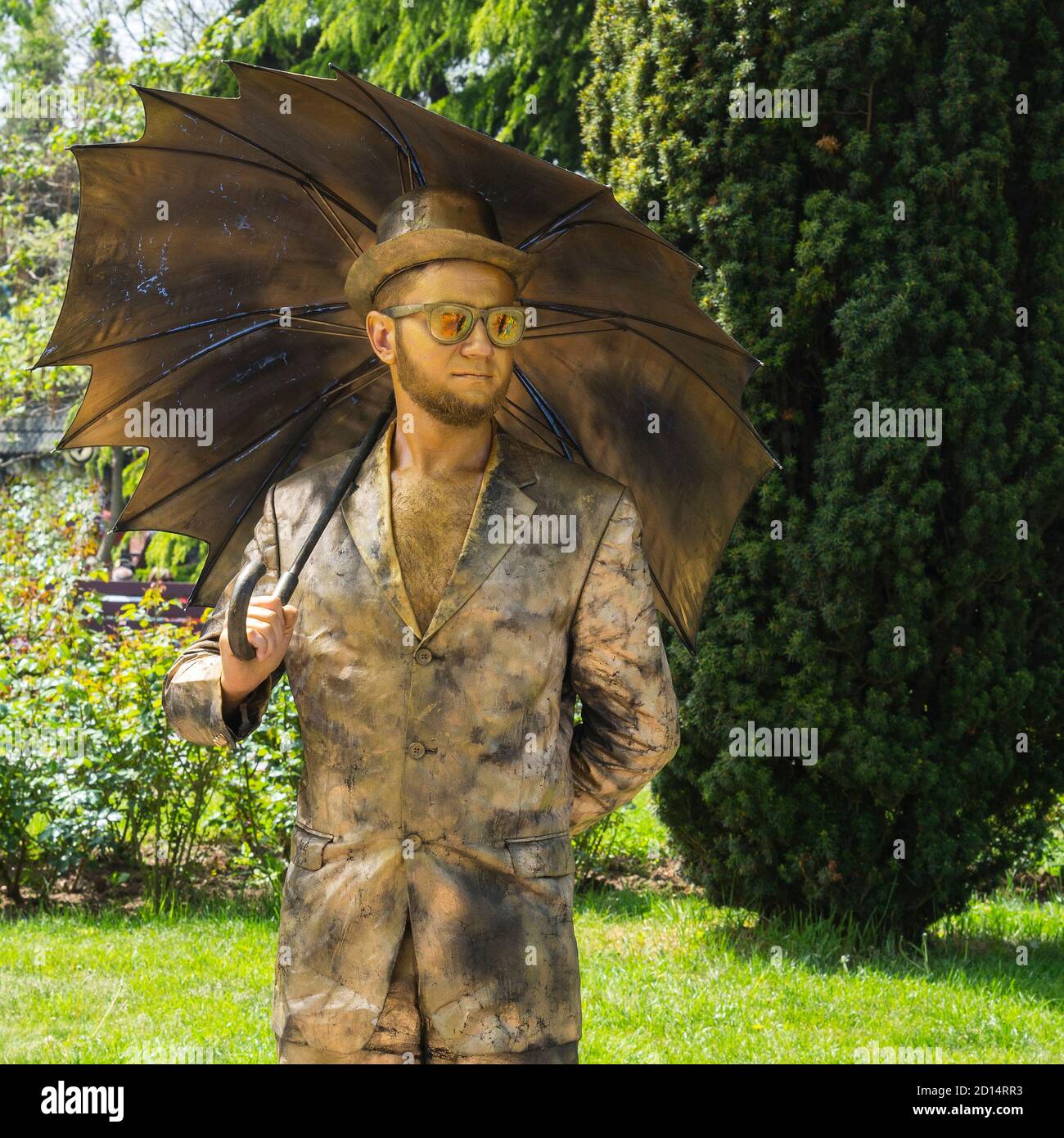 The Gold Man Living Statue High Resolution Stock Photography and Images ...