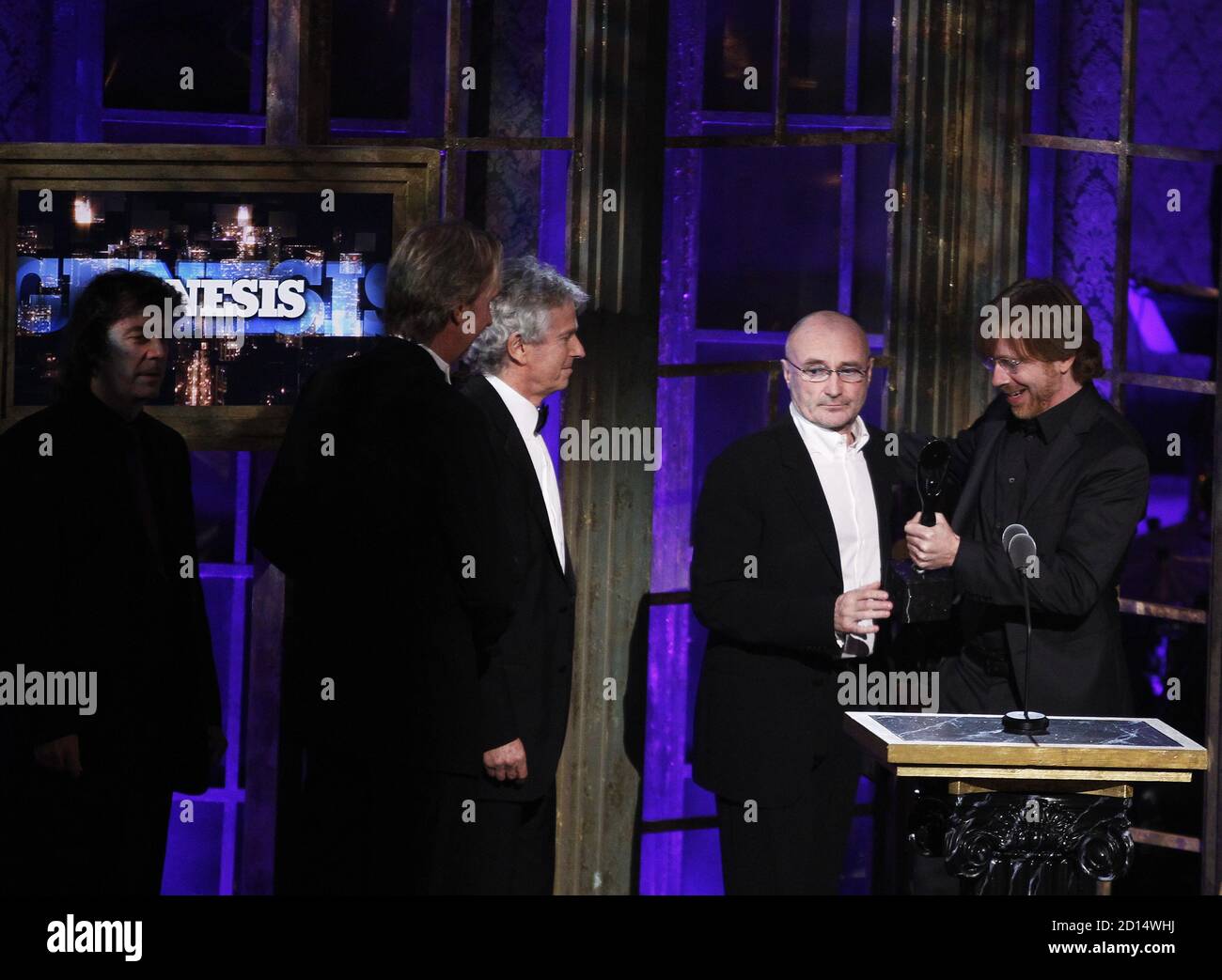 Phil jackson trophy hi-res stock photography and images - Alamy