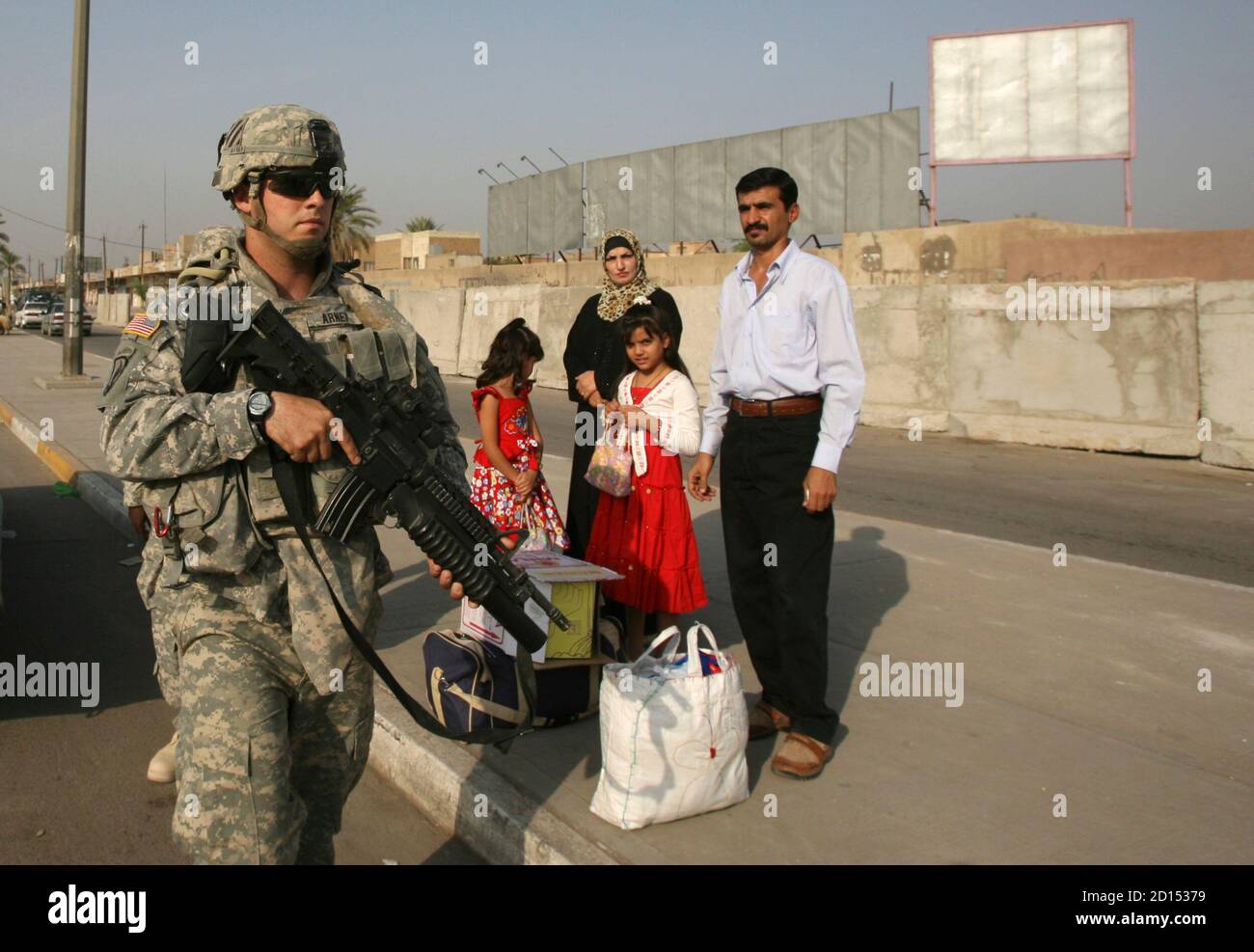 Soldier argue hi-res stock photography and images - Alamy