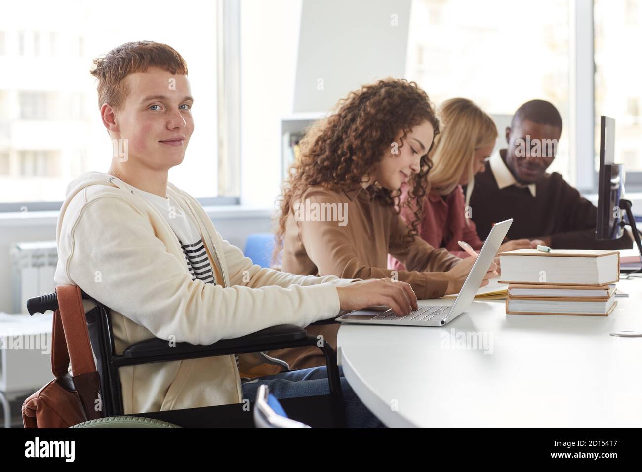 Disabled student classroom hi-res stock photography and images - Alamy