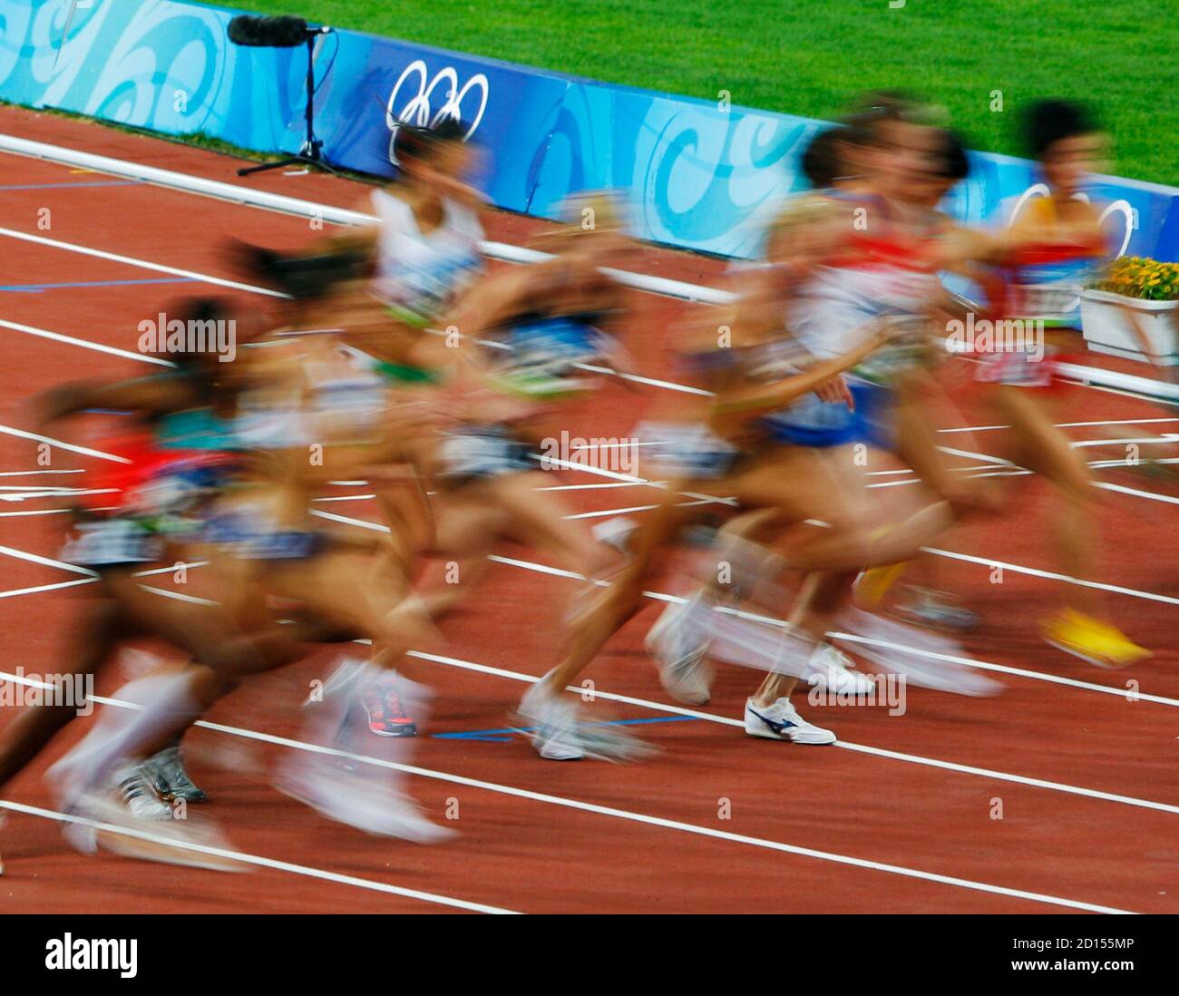 000m olympic stadium hi-res stock photography and images - Alamy