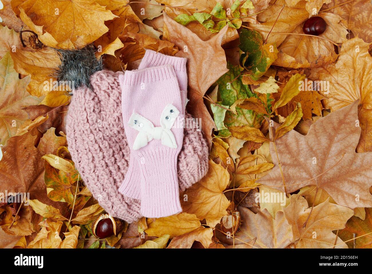 Woven leaves clothes hi-res stock photography and images - Alamy