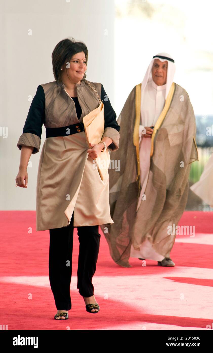 Kuwait city kuwait women in hi-res stock photography and images - Alamy