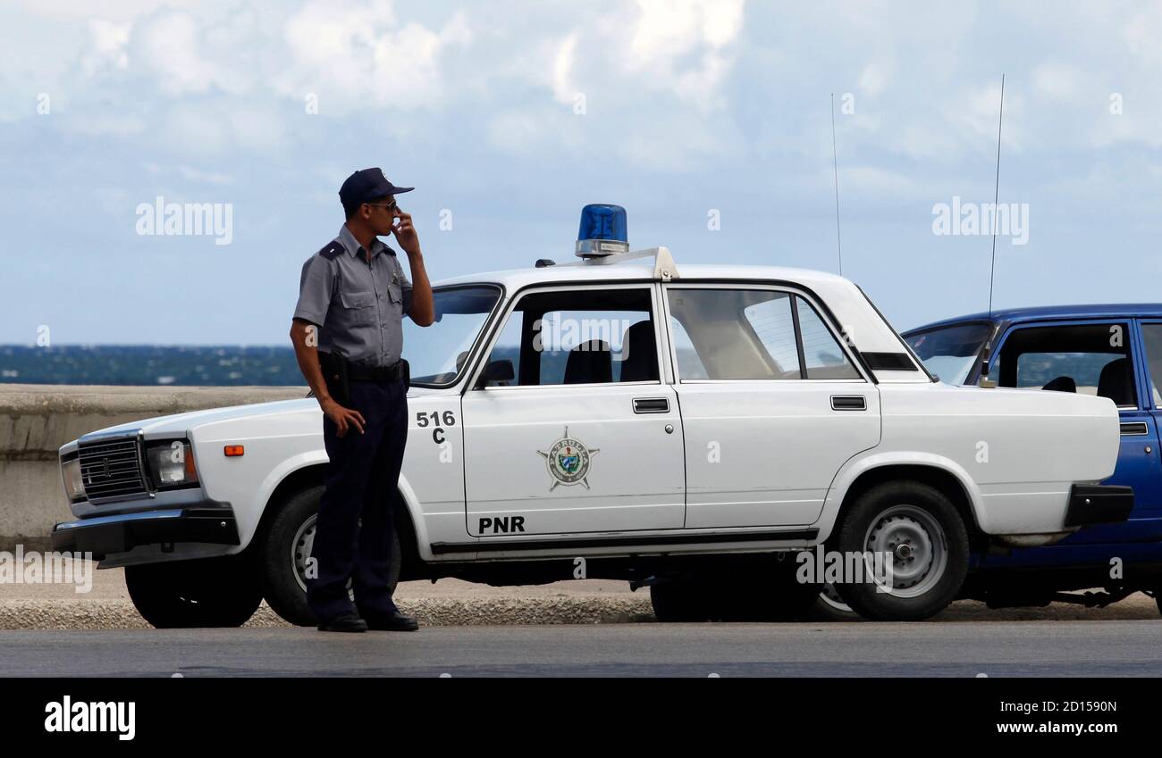 Cuban Policeman High Resolution Stock Photography and Images - Alamy