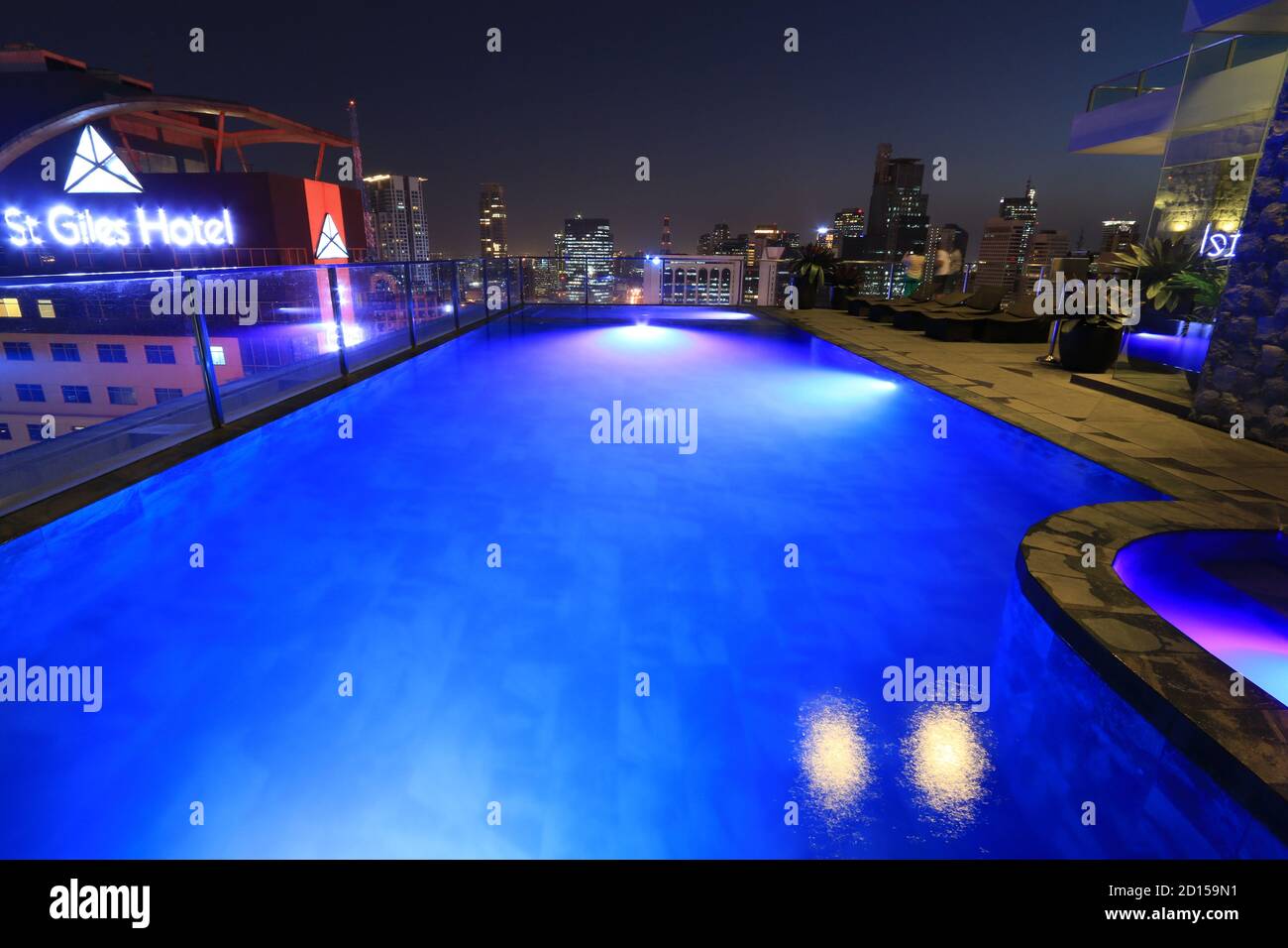 Makati city skyline hi-res stock photography and images - Alamy