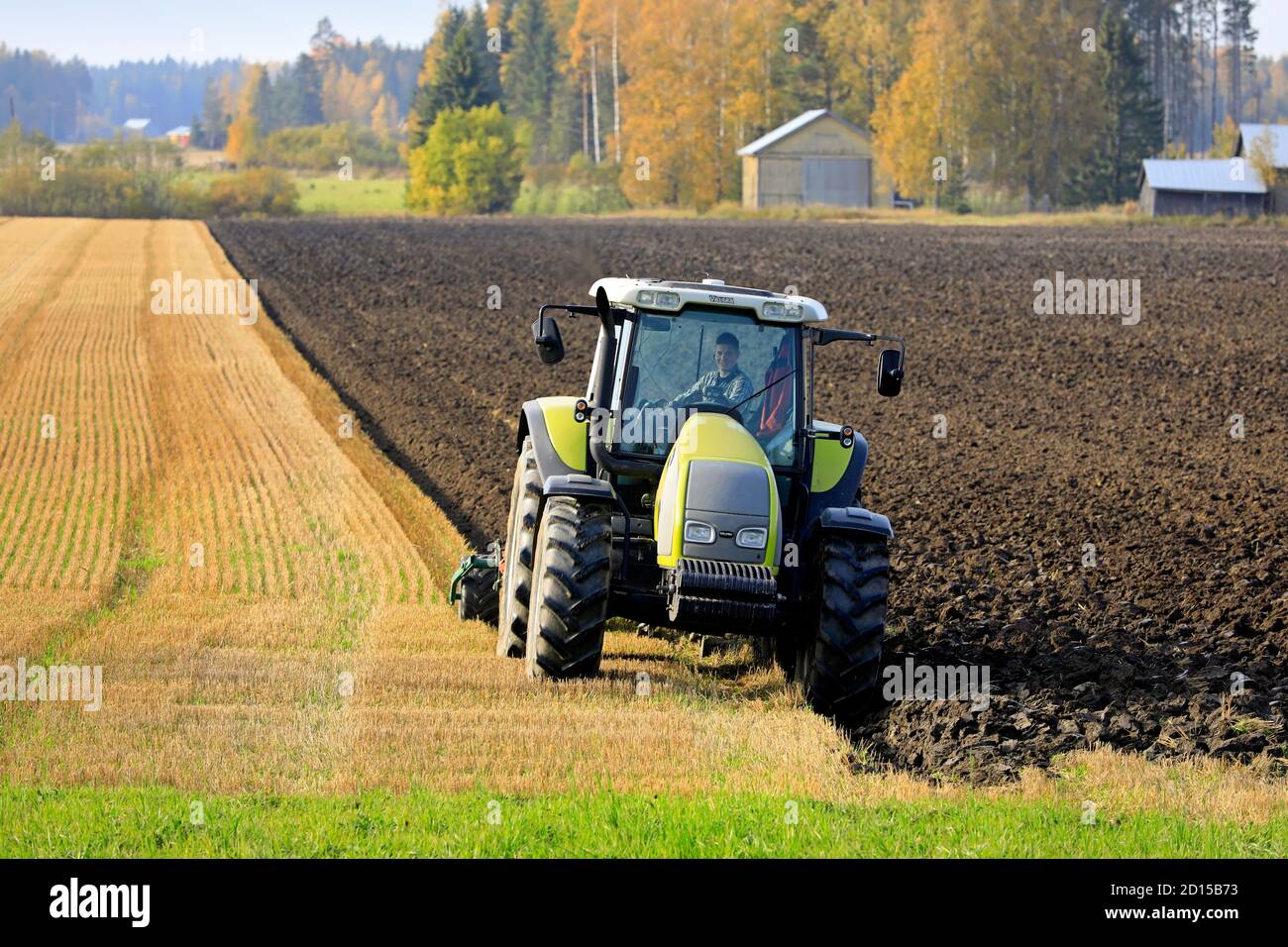 Farmer plowing field hi-res stock photography and images - Alamy