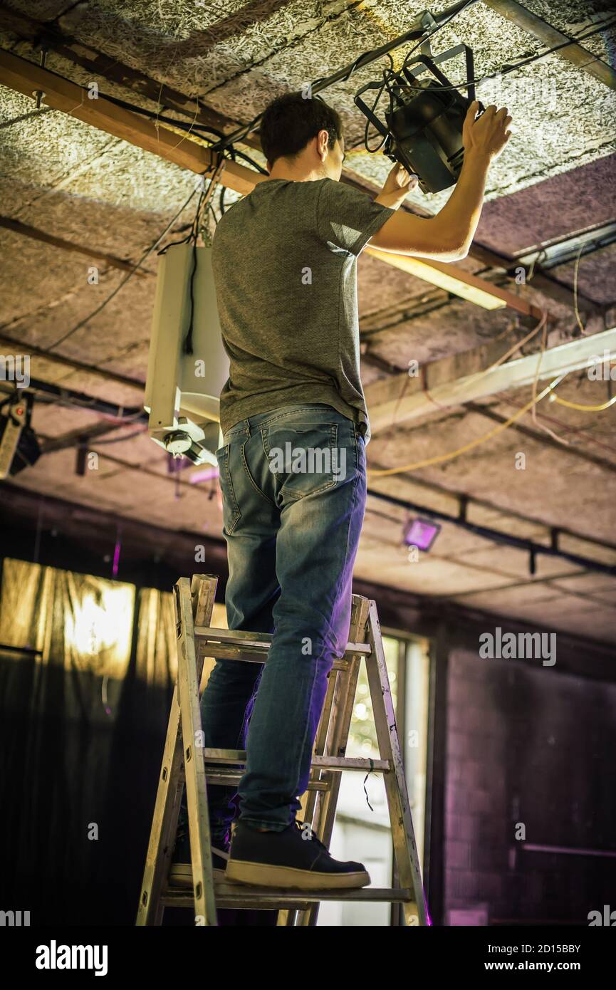 Theatre Lighting Engineer at Wanda Hatton blog