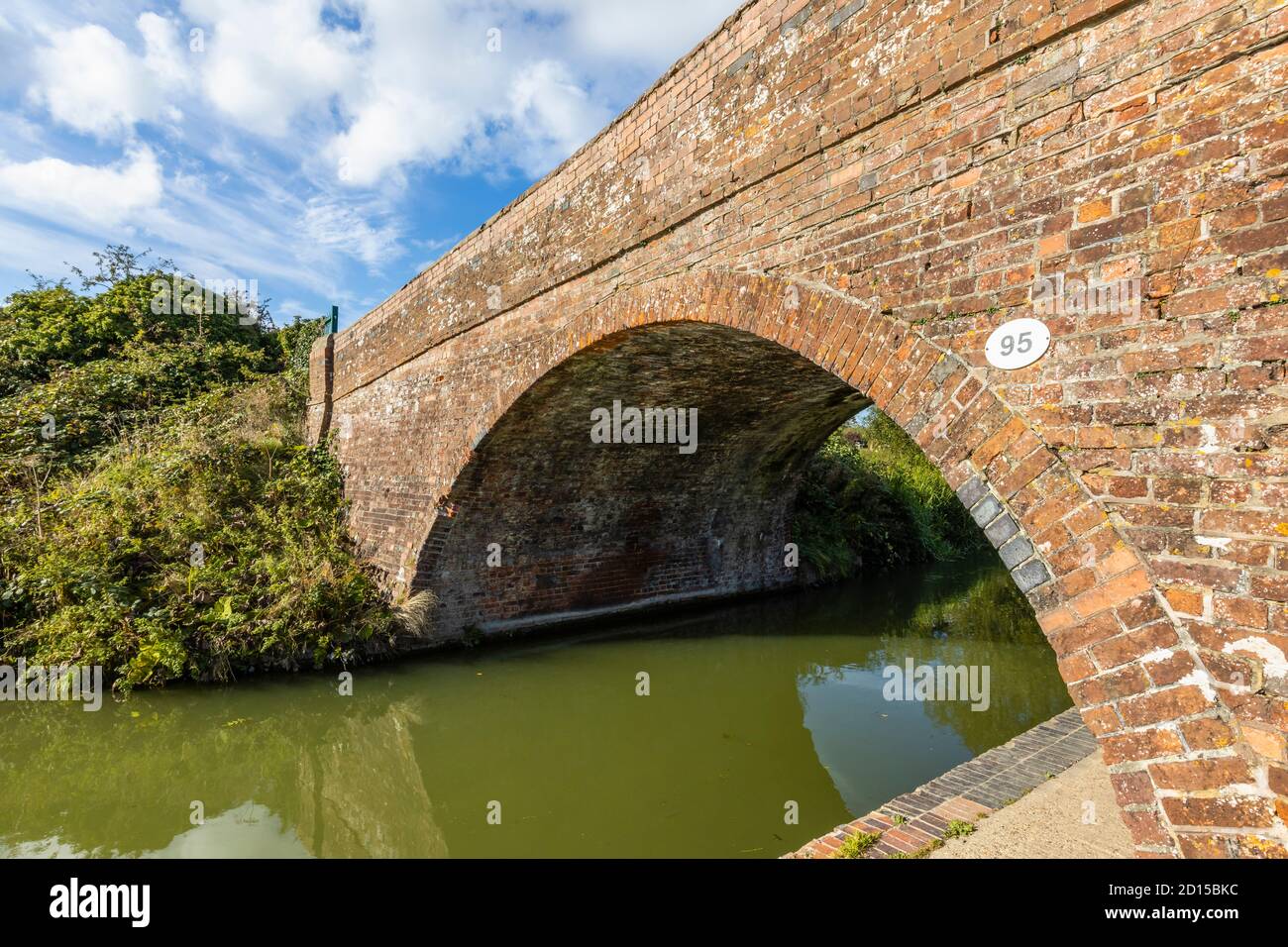 Brick paths hi-res stock photography and images - Alamy
