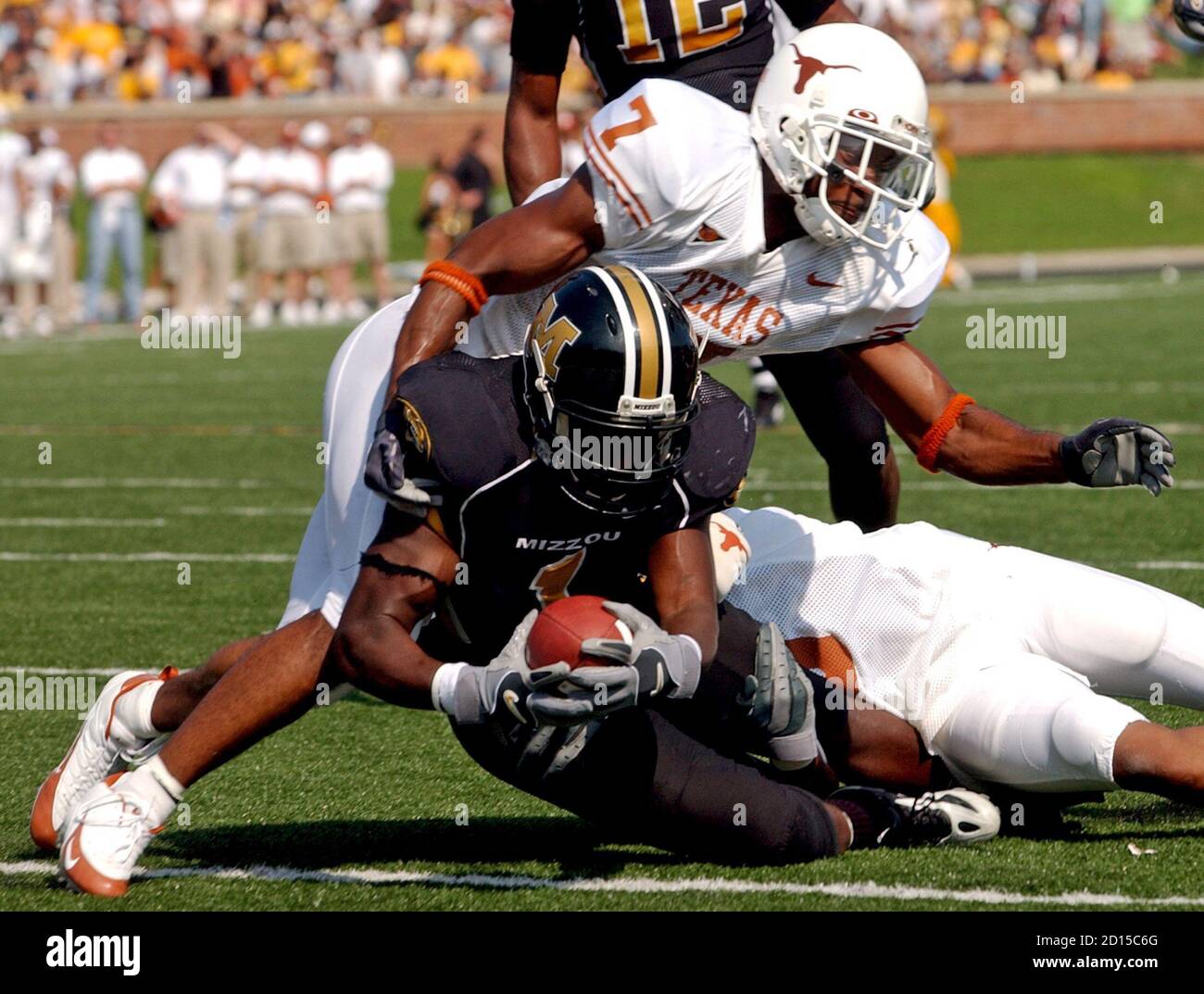 Missouri football stadium tigers hi-res stock photography and images ...