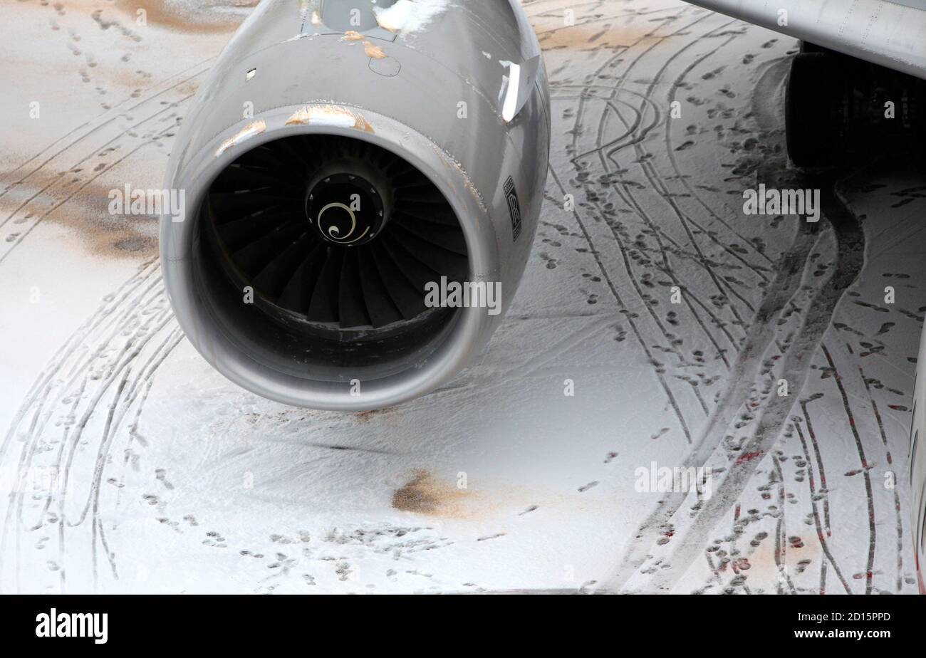 Parts of a jet engine hi-res stock photography and images - Alamy