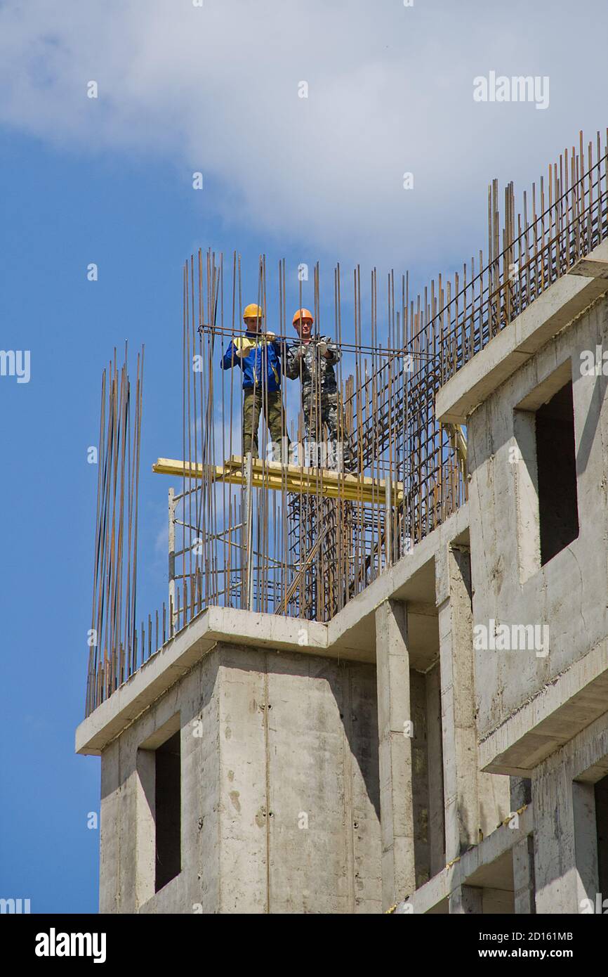 Russia. Moscow. Reinforcement workers at a construction site Stock ...