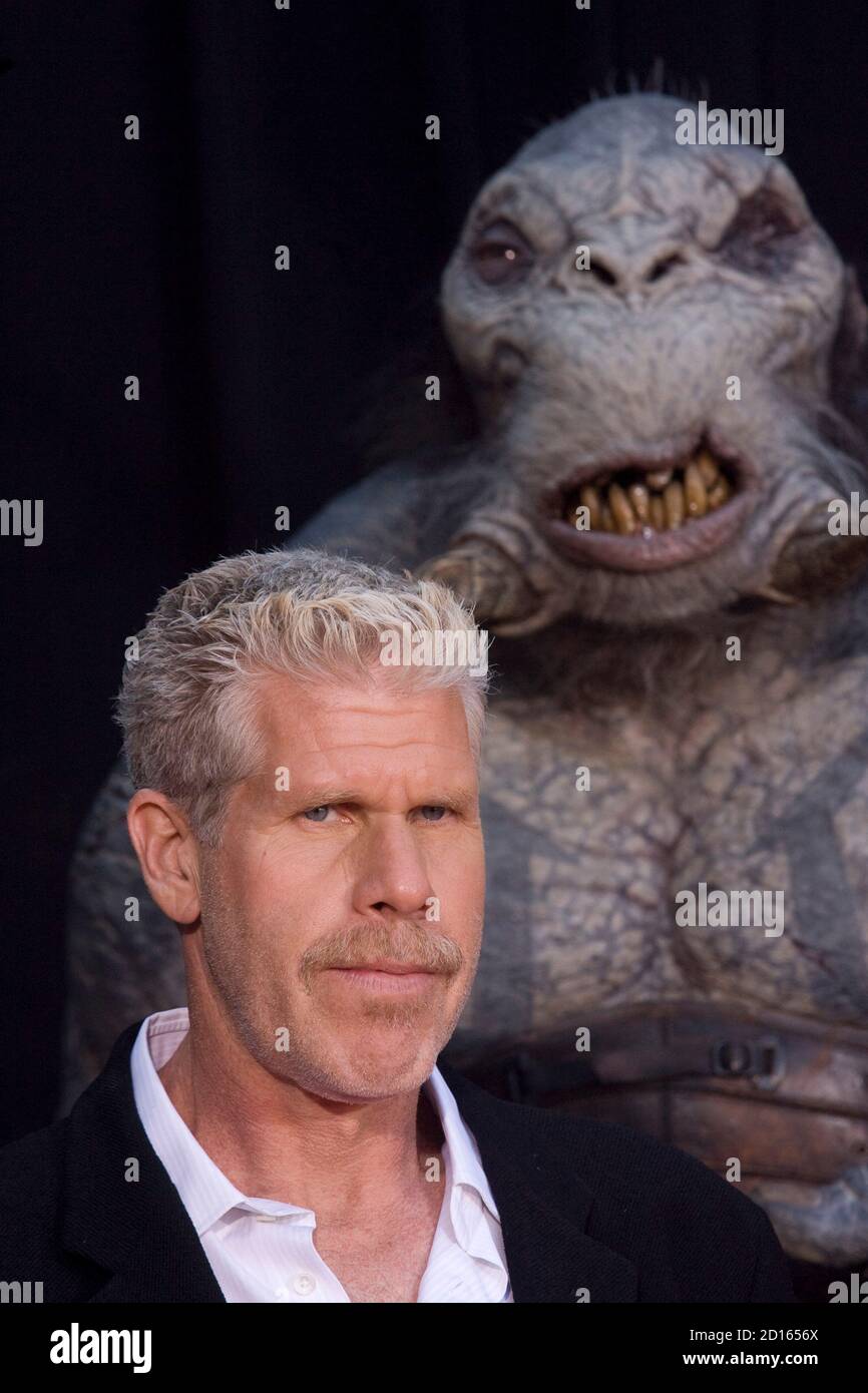 Ron perlman 2008 hellboy ii hi-res stock photography and images - Alamy