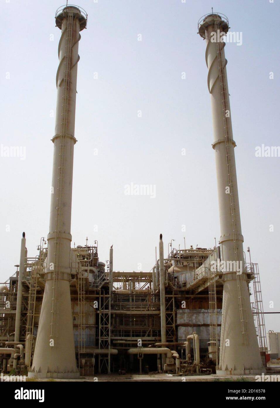Baiji and oil hi-res stock photography and images - Alamy