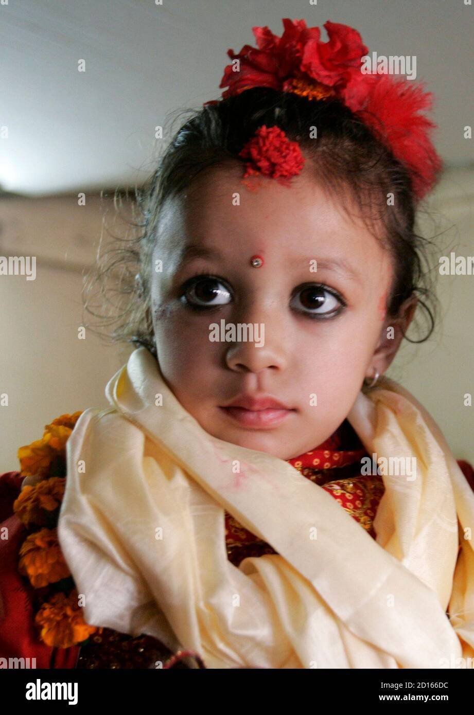 Enthroned a hi-res stock photography and images - Alamy